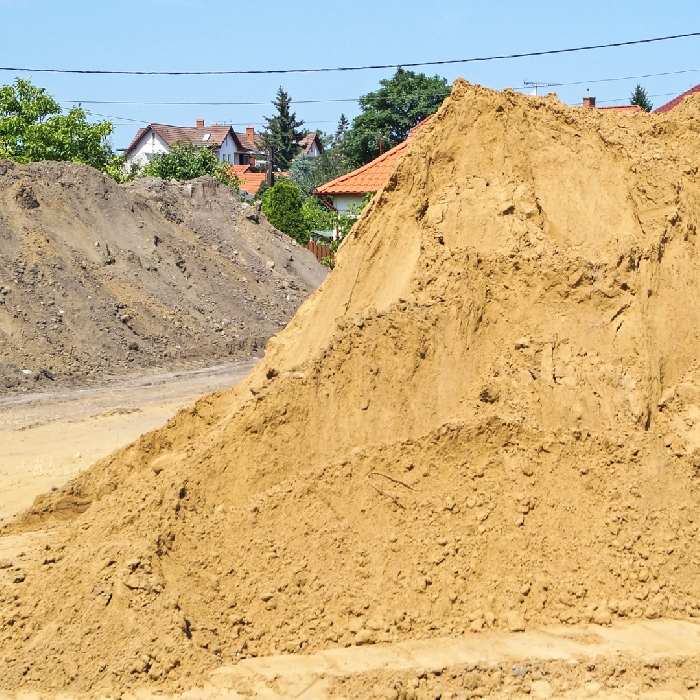 Smėlis, žvyras, skalda, juodžemis su pristatymu